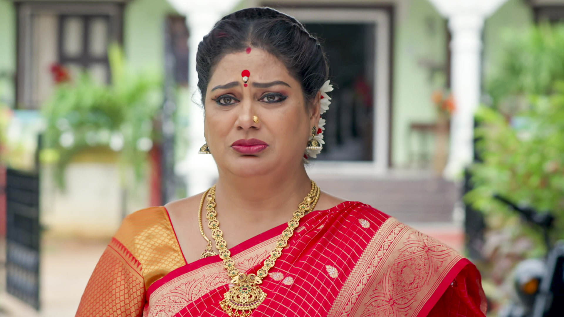 Watch Illu Illalu Pillalu S1 Episode 233 on JioHotstar