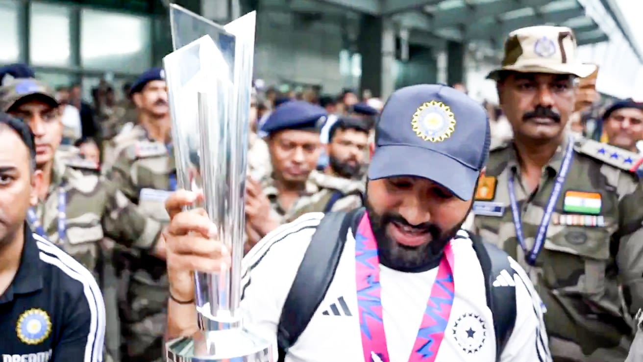 Team India Arrives In Delhi