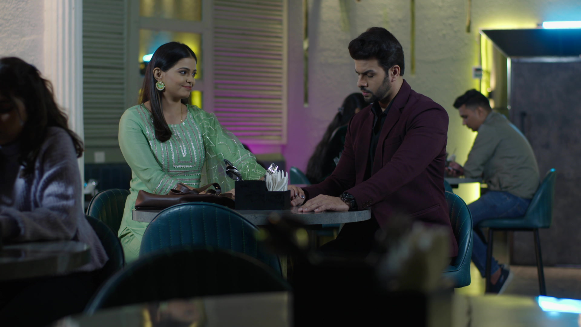 Watch tharala-tar-mag All Episodes | Watcho