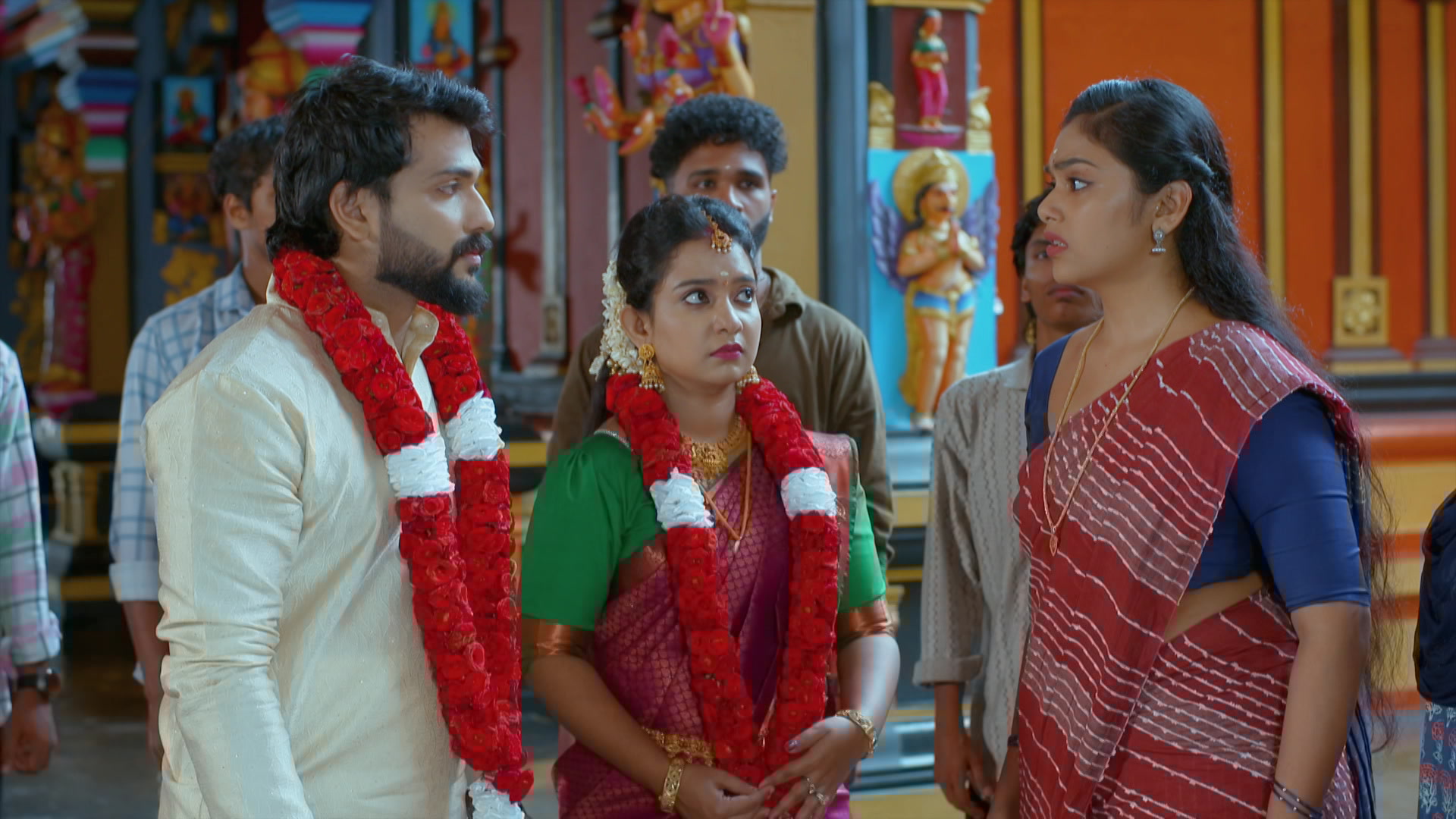 Watch Chempaneer Poovu Episode 253 on JioHotstar