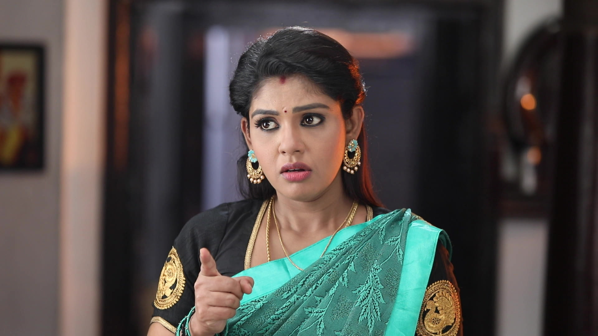Watch Pandian Stores 2 S1 Episode 403 on JioHotstar