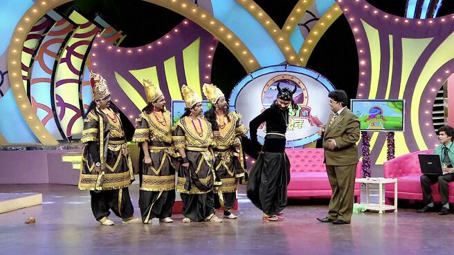 Watch Comedychi Bullet Train S1 Episode 218 on JioHotstar