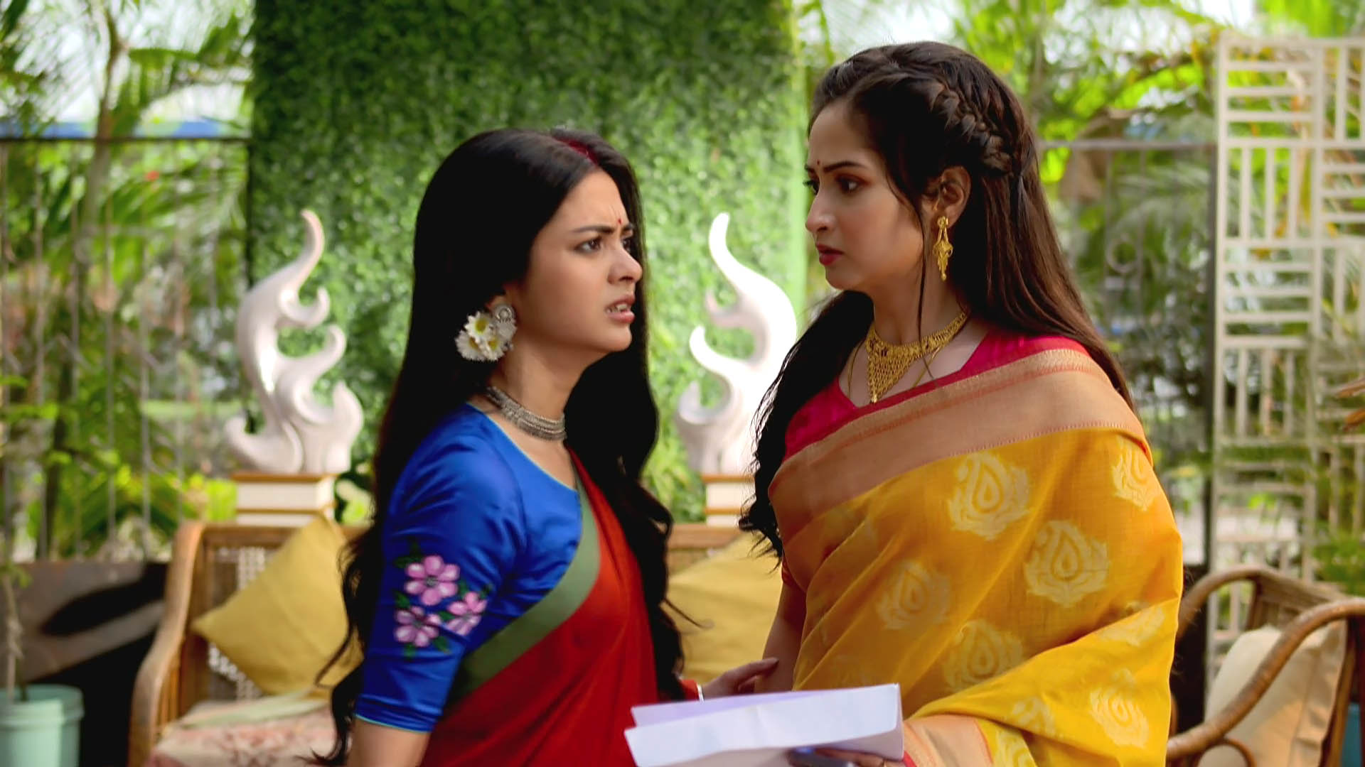 Watch Khori Learns Dyuti's Secret Online