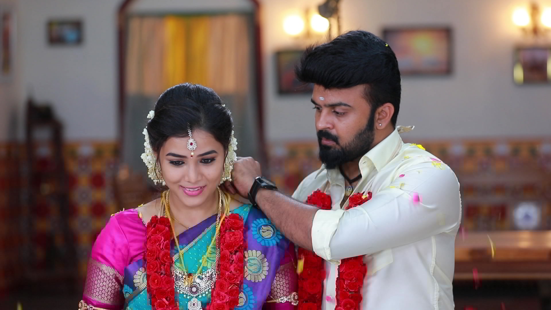 Watch Kizhakku Vaasal Episode 196 on JioHotstar