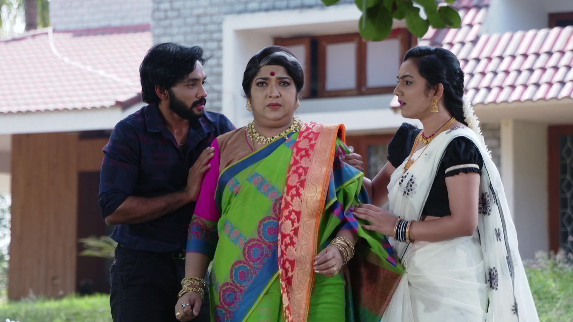 Watch Bangarada Panjara S1 Episode 262 on JioHotstar