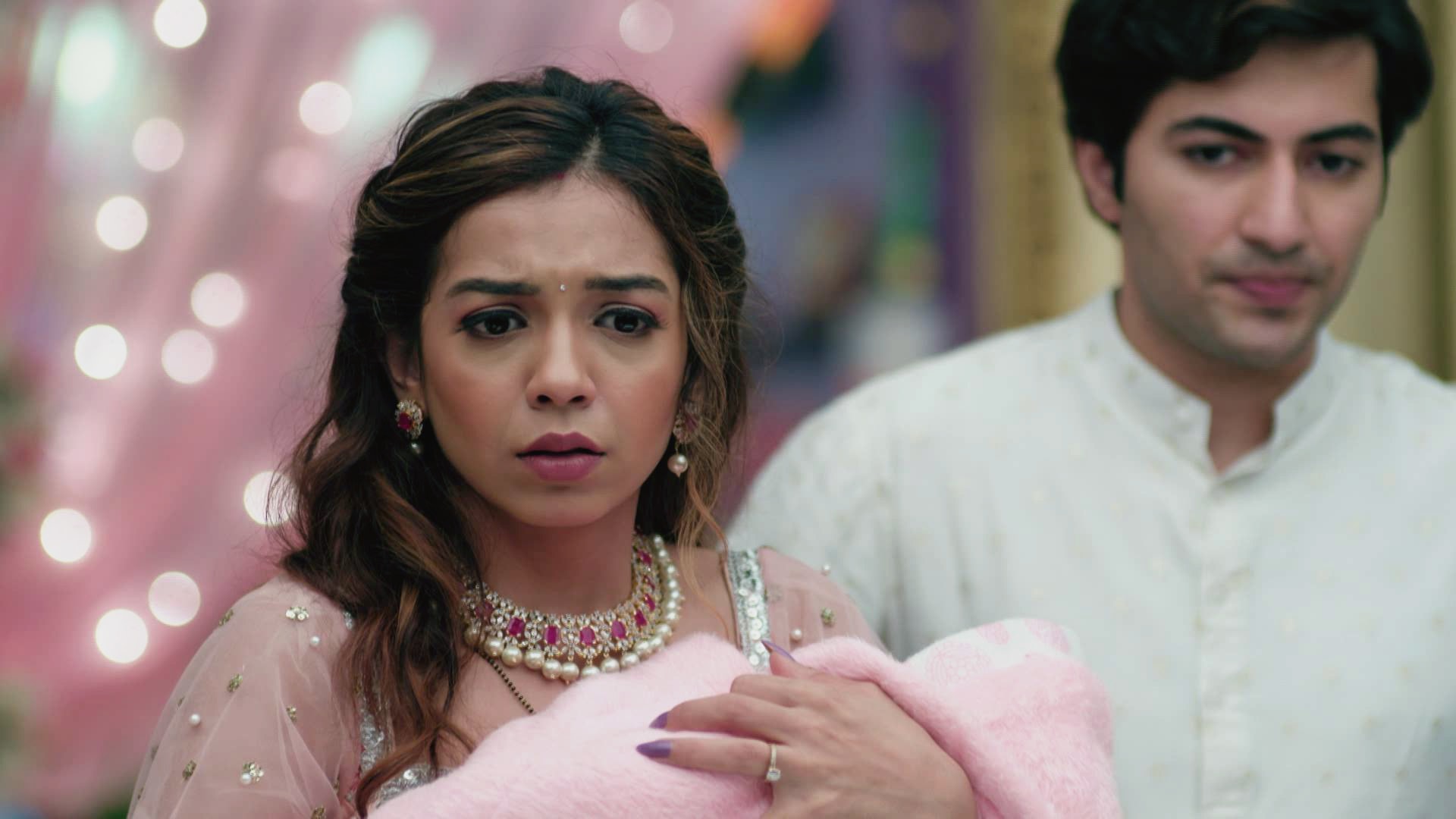 Watch Pandya Store S1 Episode 501 on JioHotstar