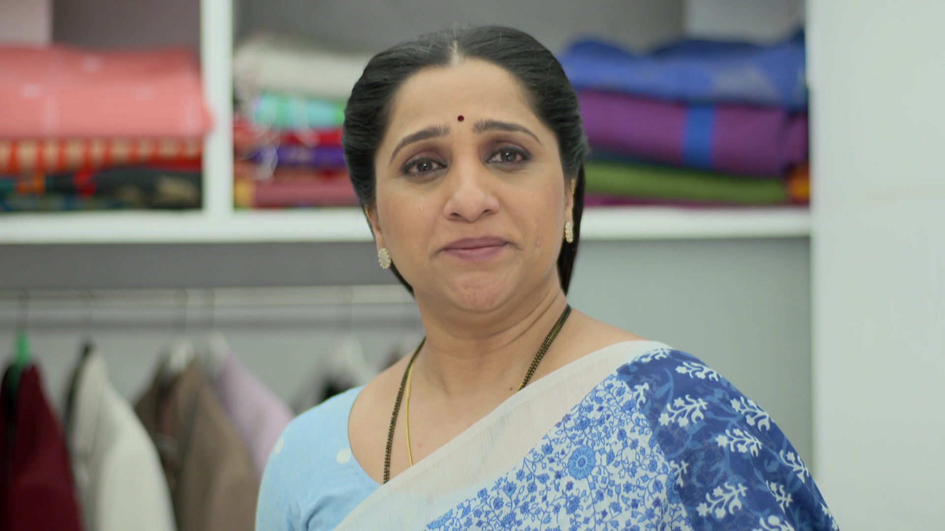 Watch Aai Kuthe Kaay Karte S1 Episode 1197 on JioHotstar