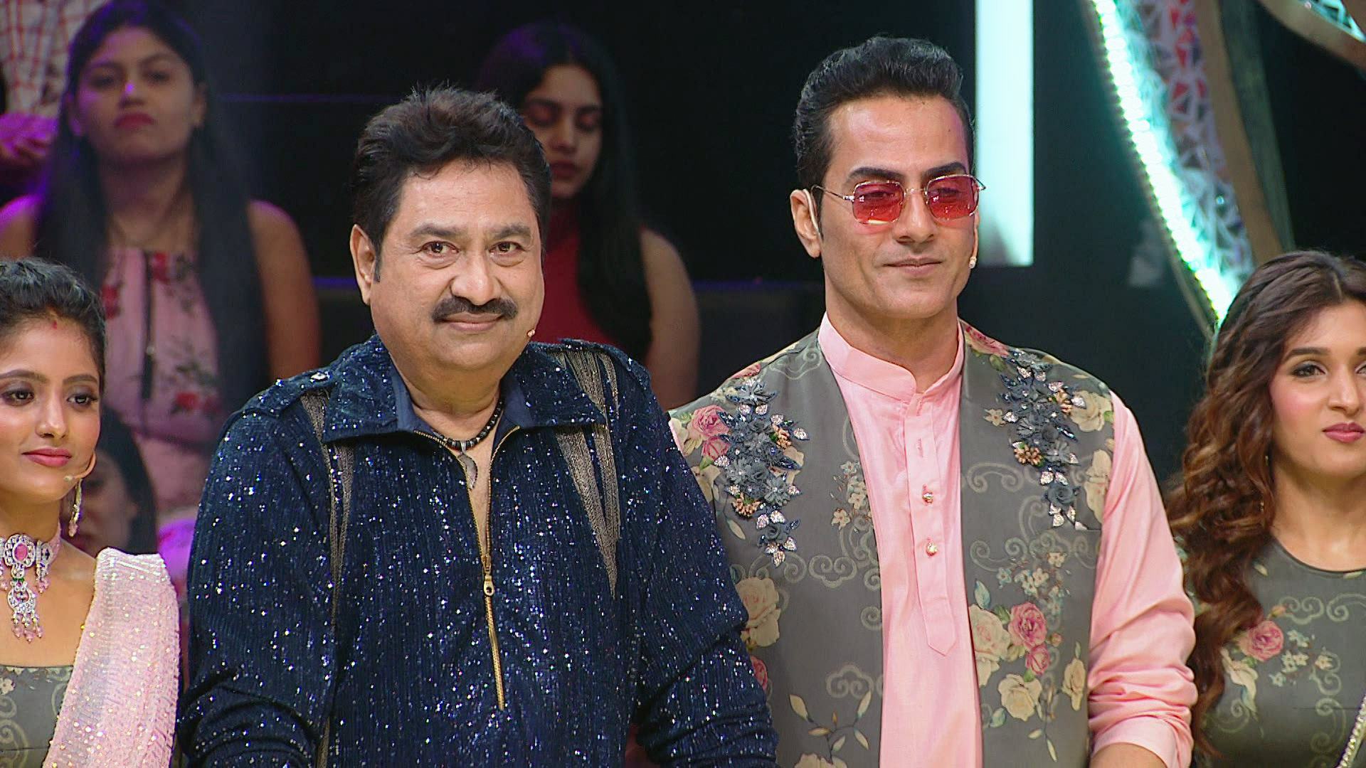 Watch ravivaar-with-star-parivaar All Episodes | Watcho