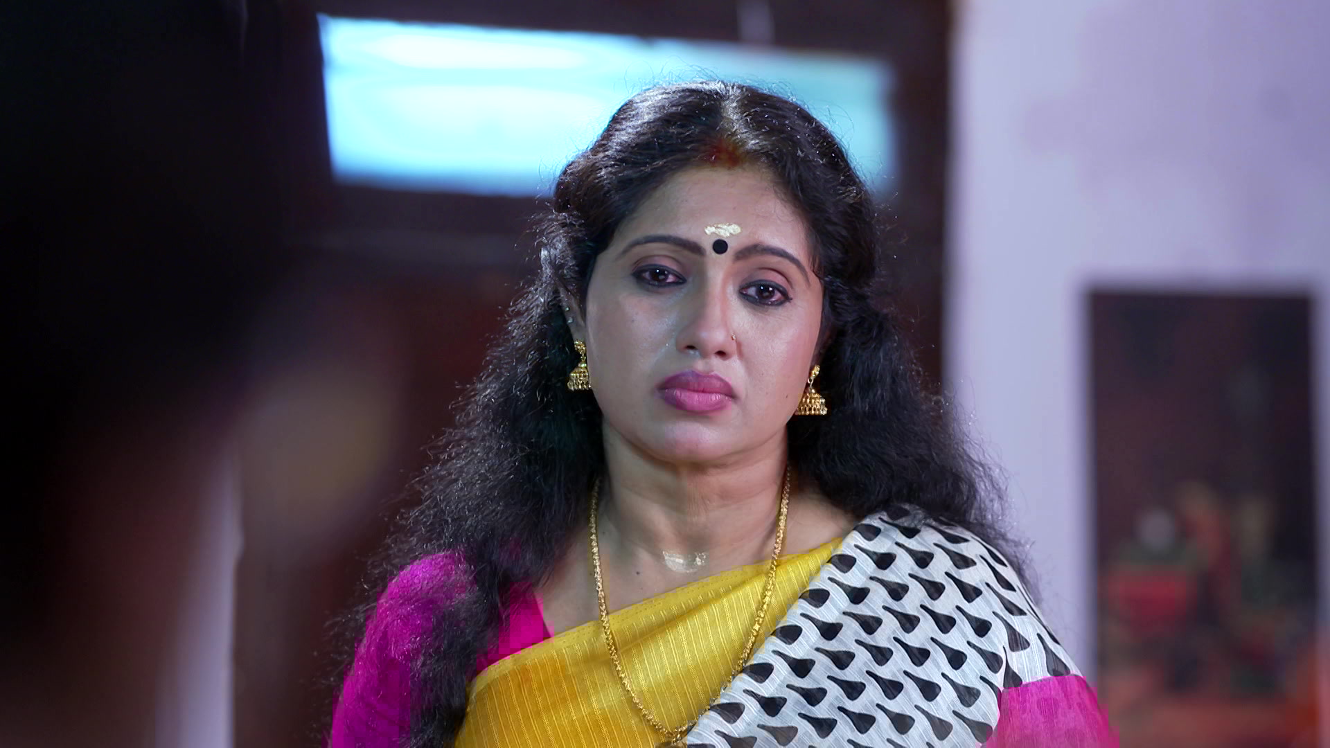 Watch Mounaragam Episode 1247 on JioHotstar