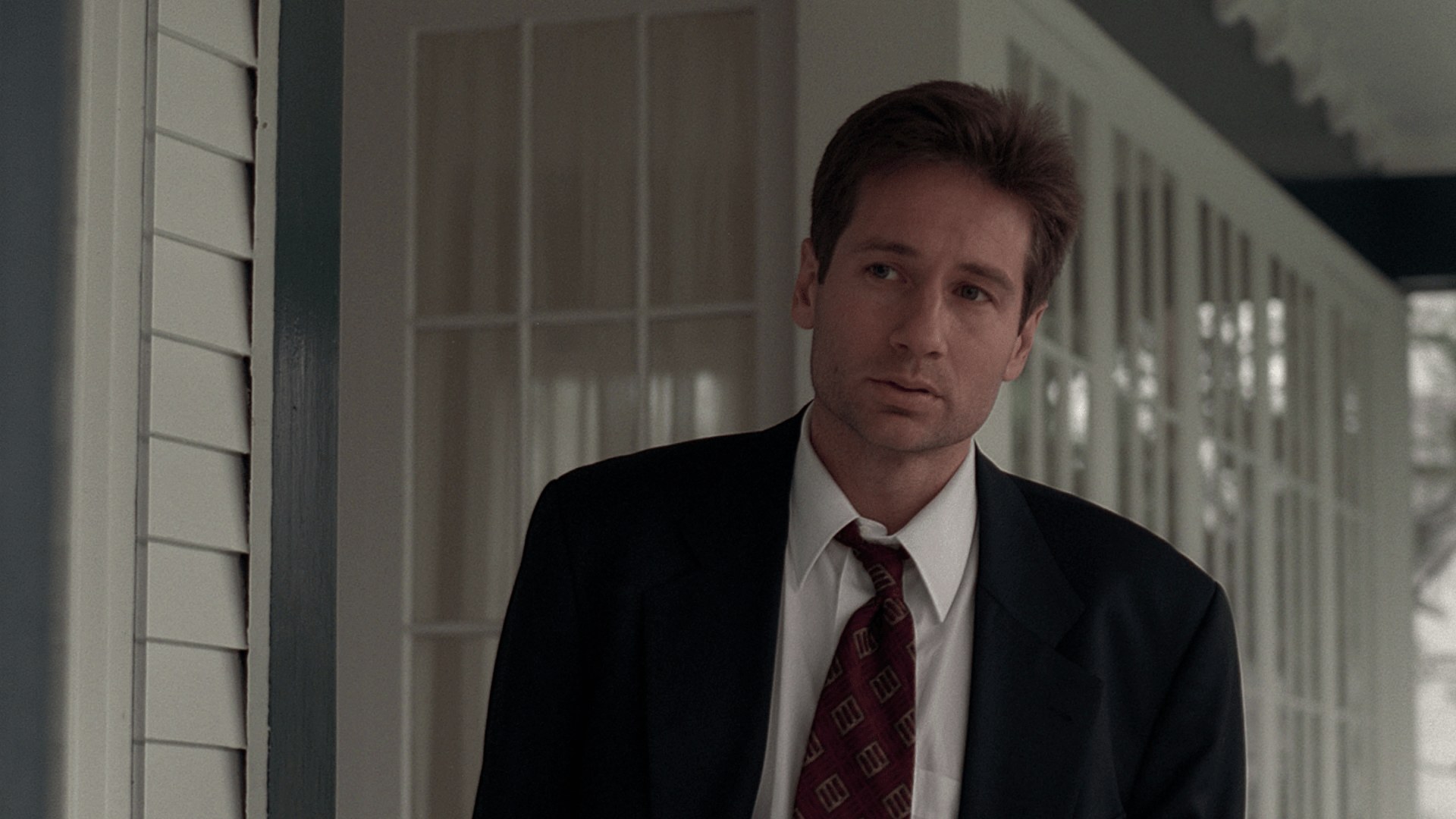 Watch The X-Files S2 Episode 16 on Disney+