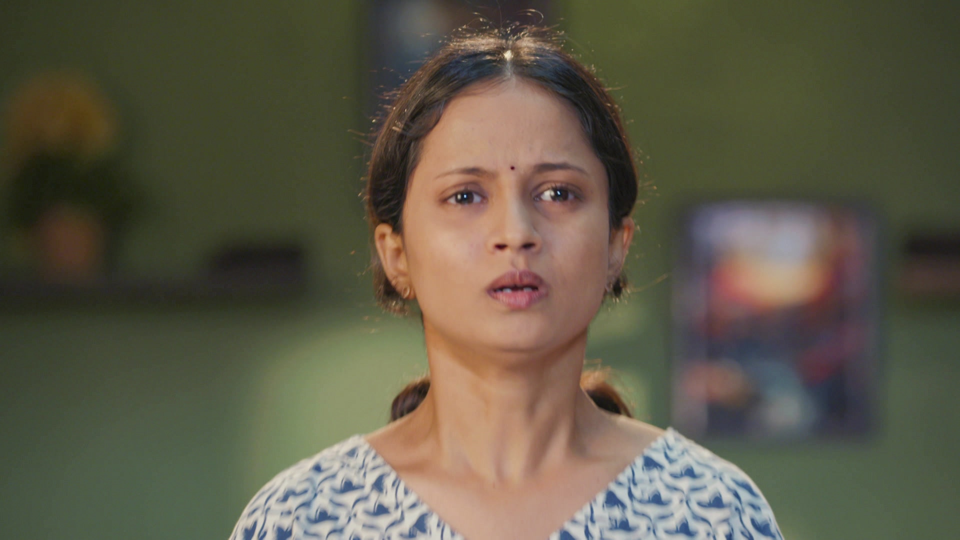 Watch Aboli Episode 1179 on JioHotstar