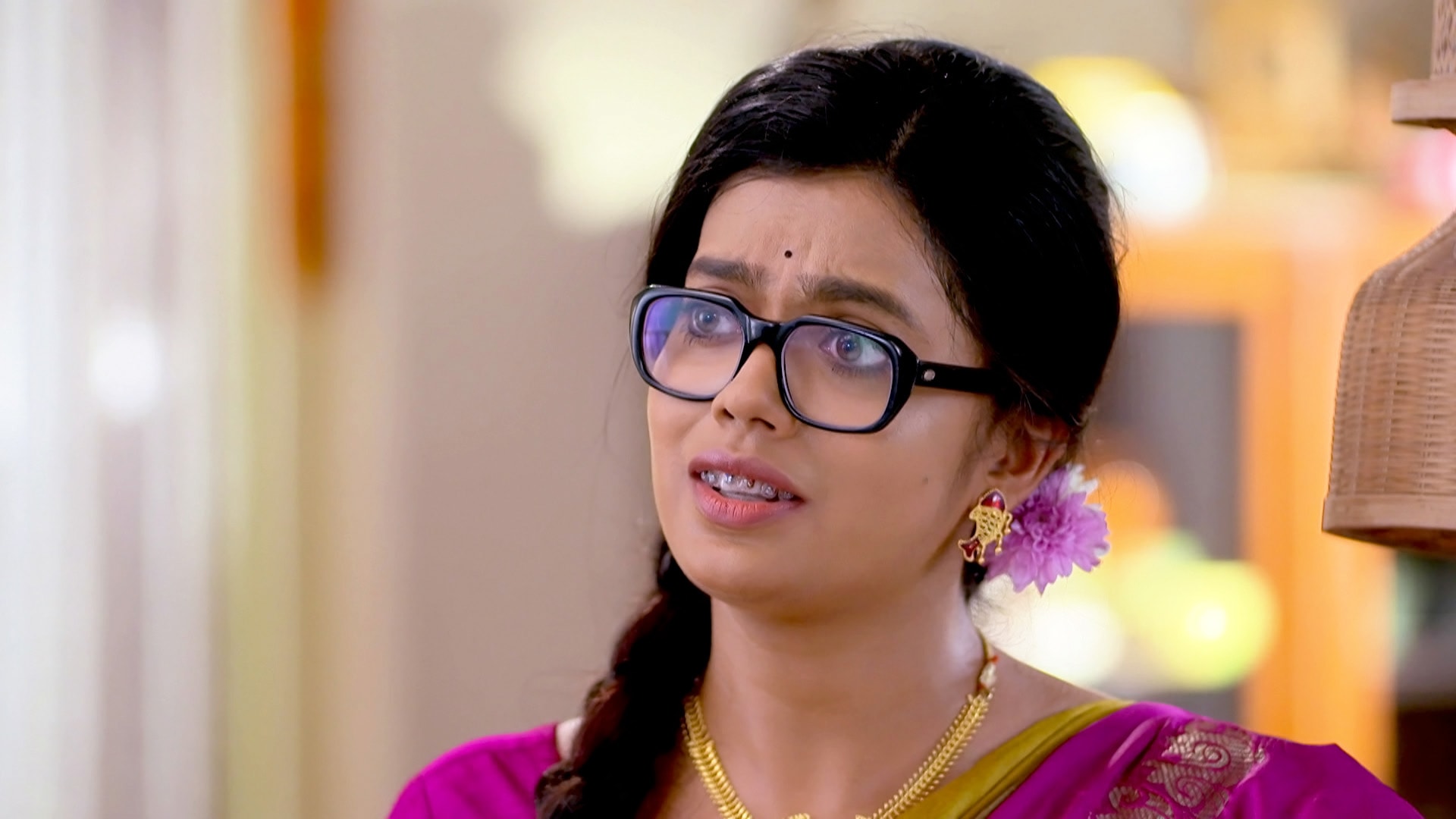 Watch Ogo Nirupama S1 Episode 32 on JioHotstar