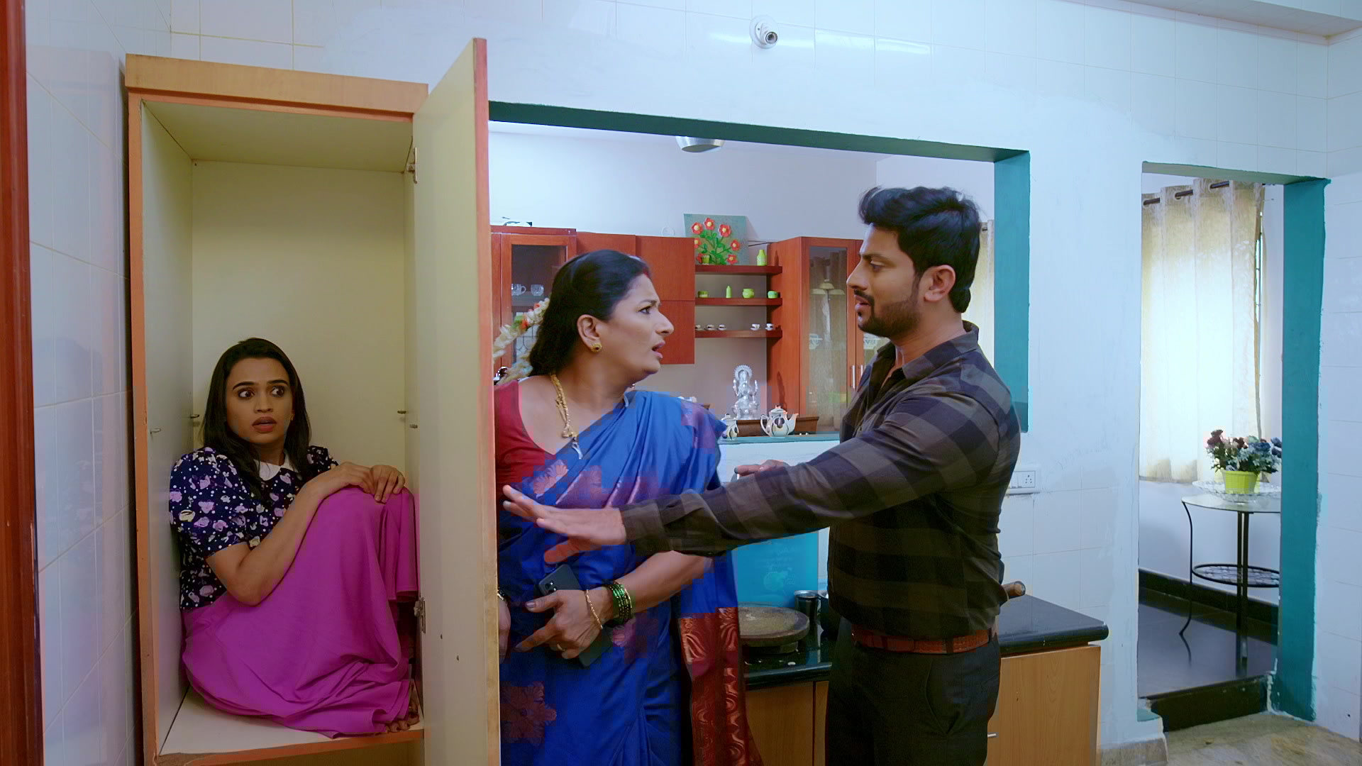 Watch Aase Episode 18 on JioHotstar