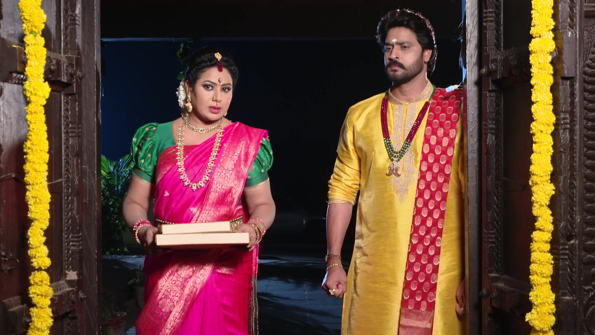 Watch Bangarada Panjara S1 Episode 245 on JioHotstar