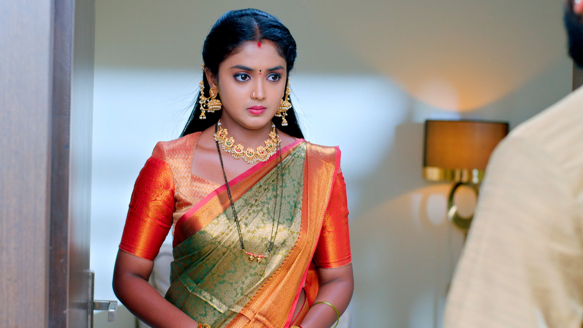 Watch Lakshmi Baramma S2 Episode 571 on JioHotstar