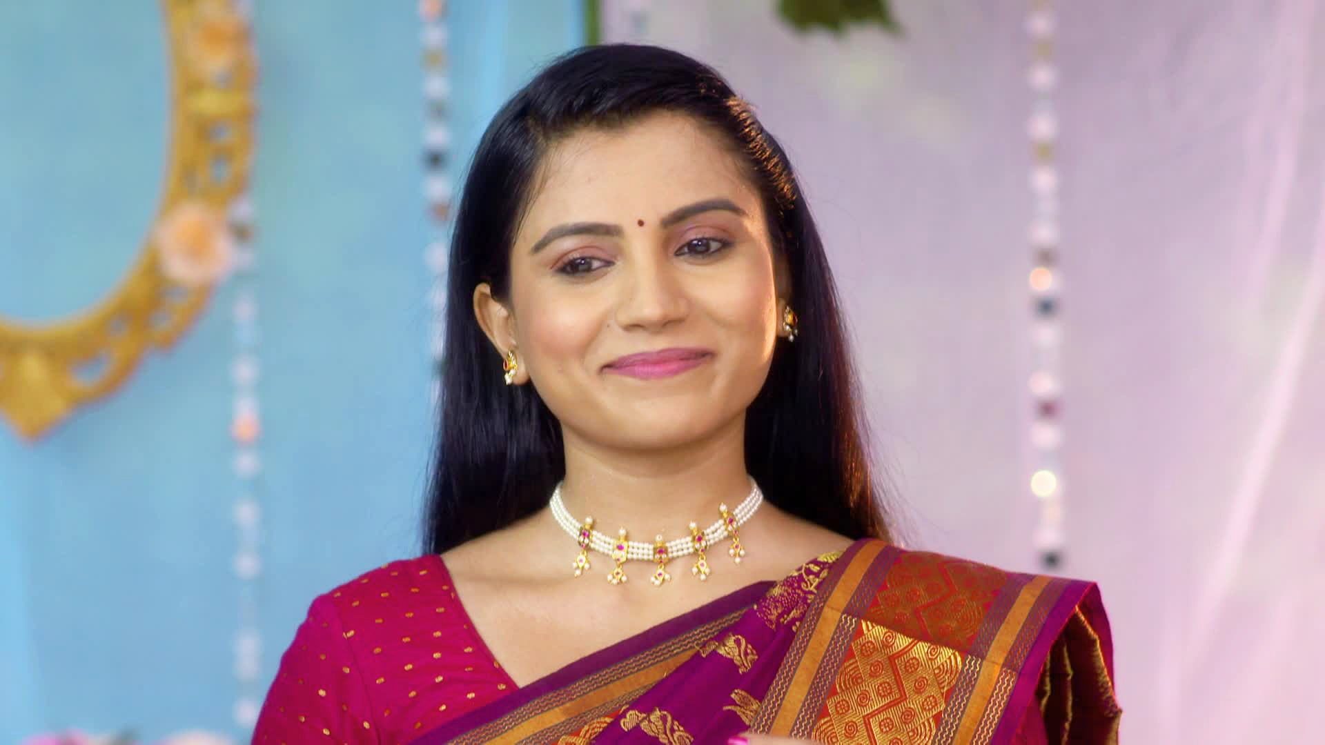 Watch Sonyachi Pawal S1 Episode 1 on JioHotstar