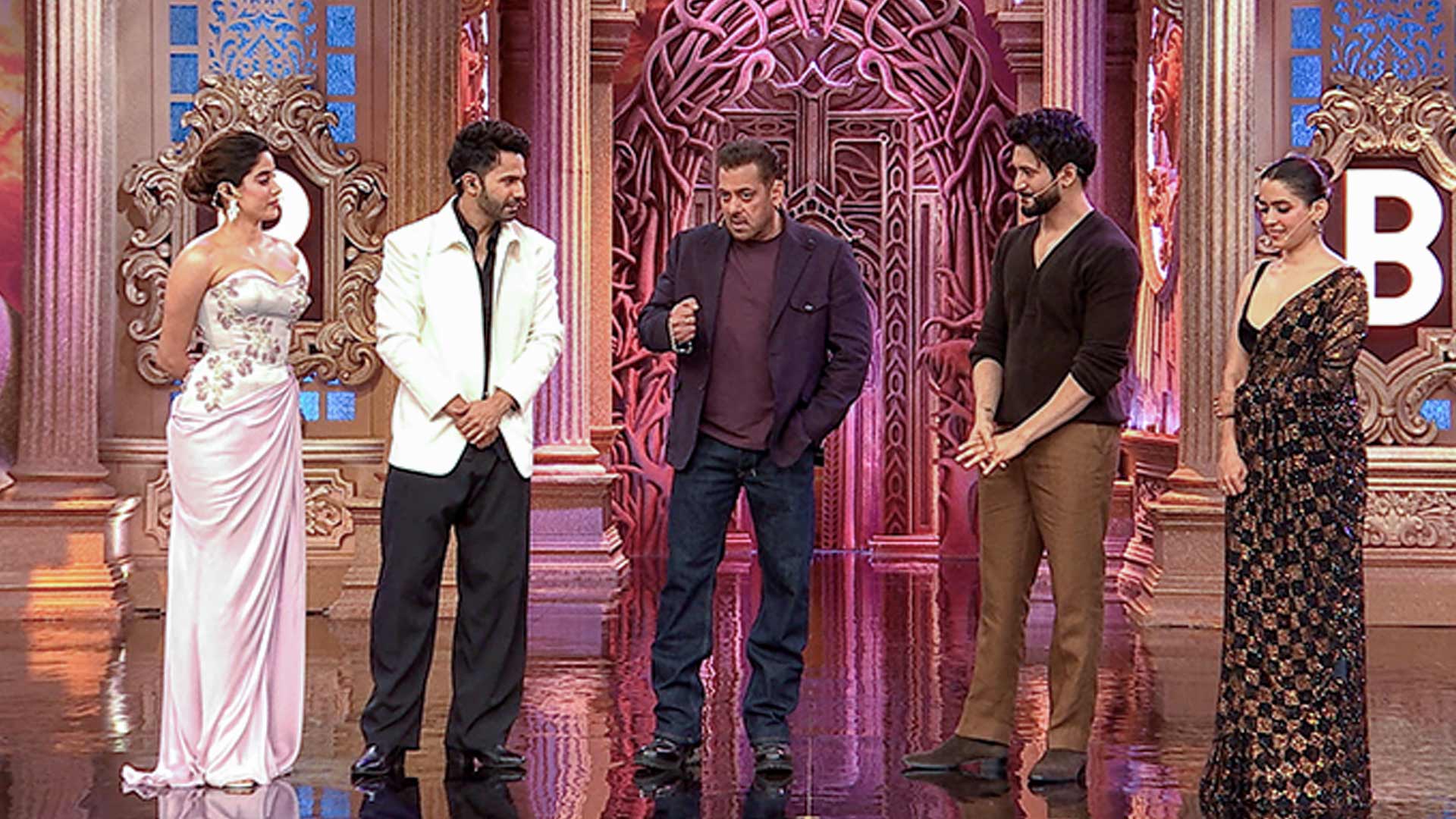 Sunny Sanskari Aur Tulsi Kumari on the Stage! - JioHotstar