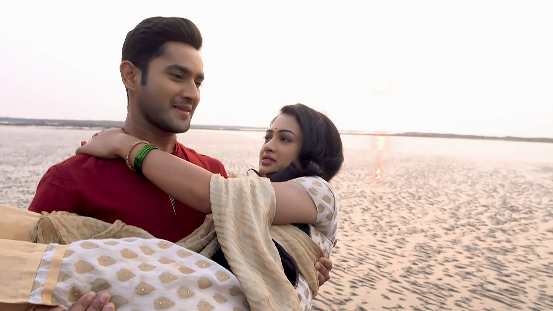 Watch Jaydeep, Gauri's Day Out Online