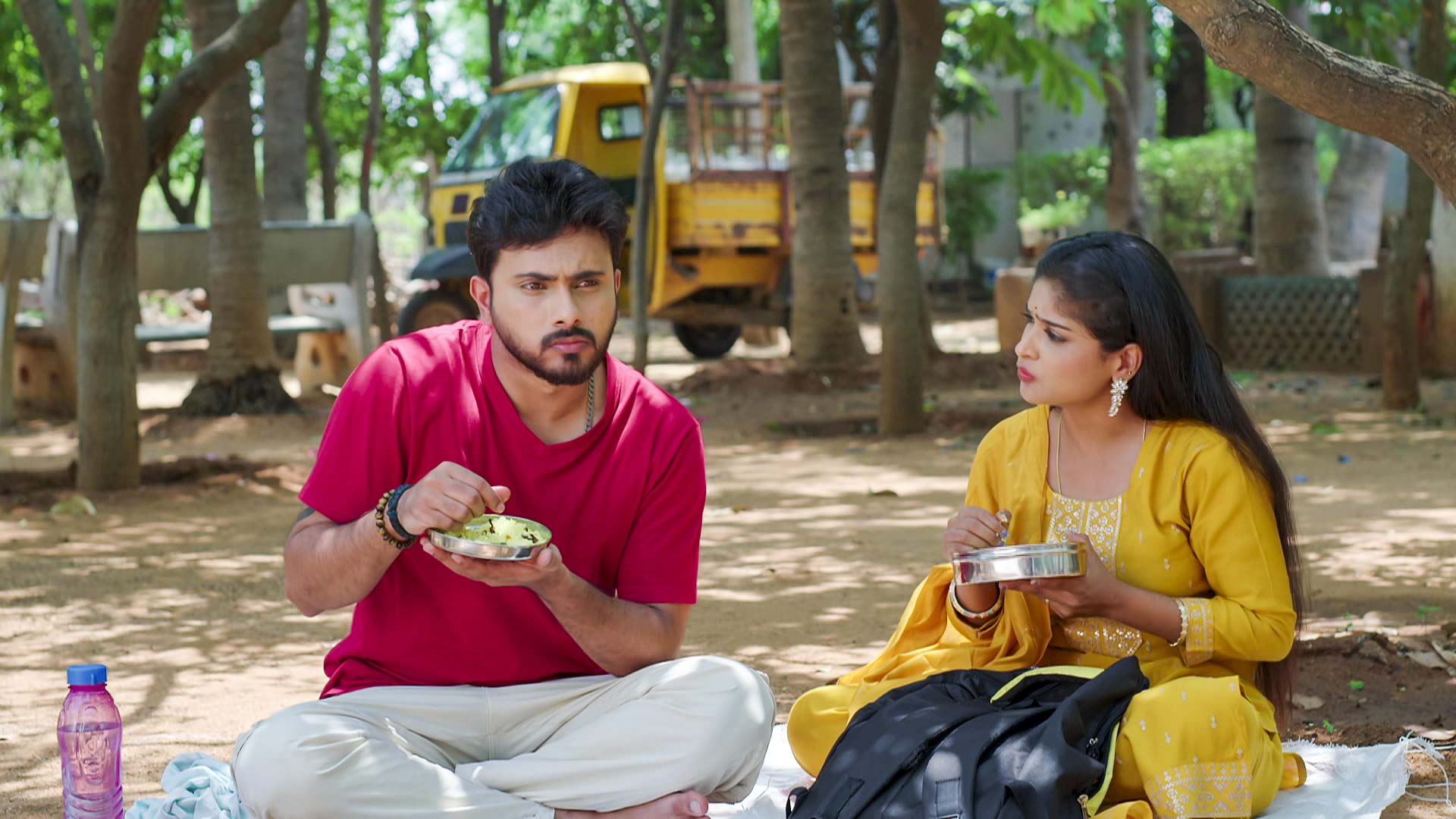 Watch Illu Illalu Pillalu S1 Episode 142 on JioHotstar