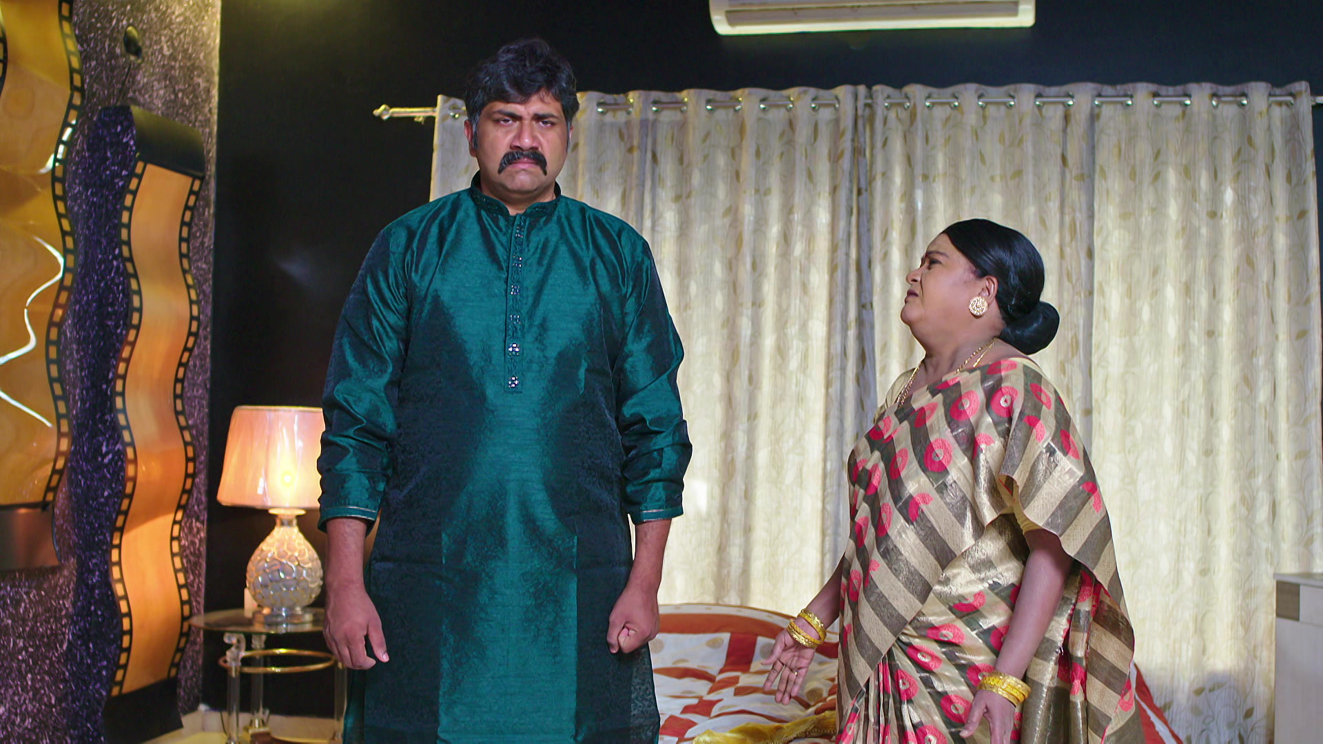 Watch Nandu Is Left Alone Online