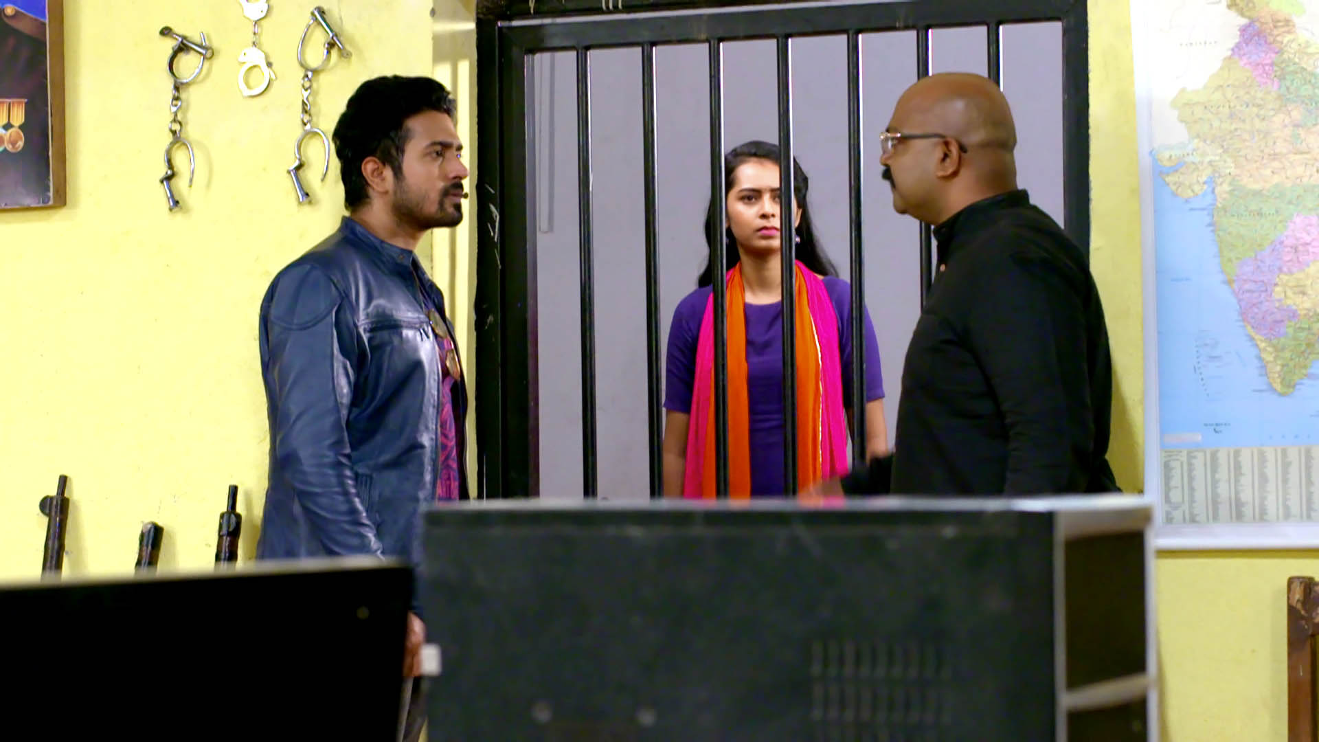Watch Sarasu S1 Episode 165 on JioHotstar