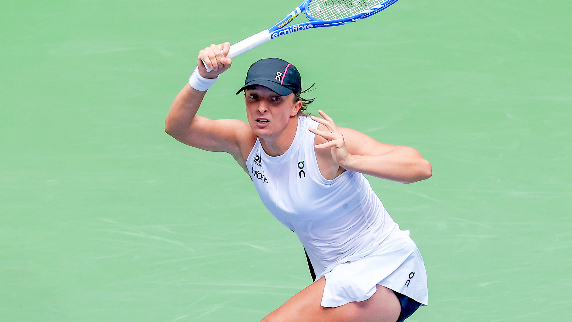 Swiatek's Racket Maneuvers and More