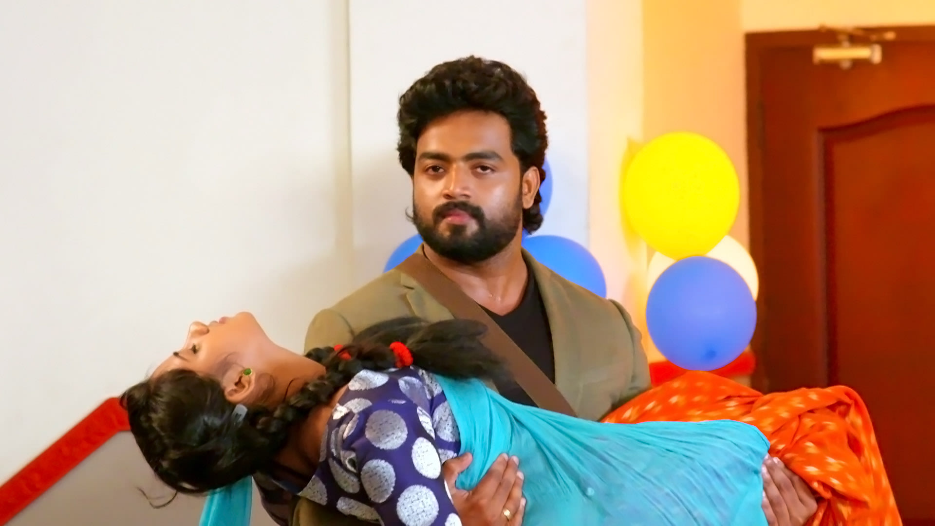 Watch Paadatha Painkili S1 Episode 4 on JioHotstar