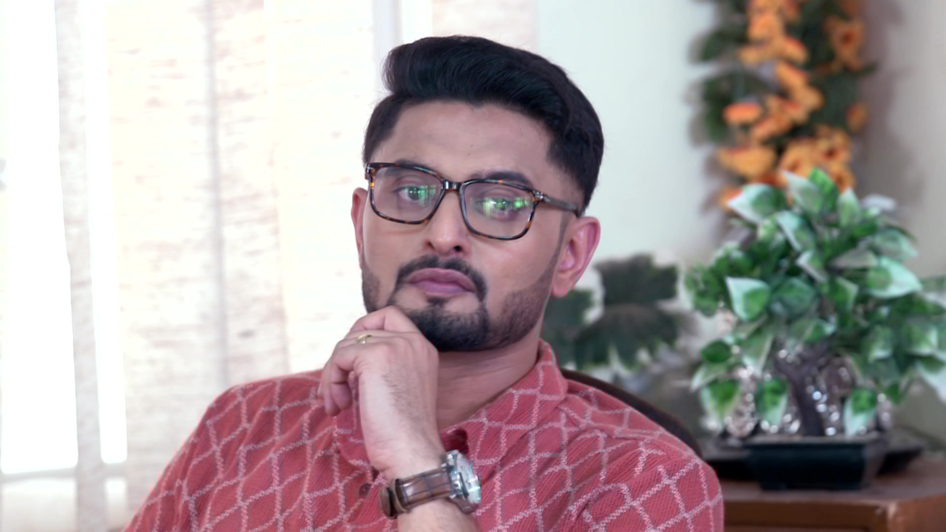 Watch Dui Shalik S1 Episode 168 on JioHotstar