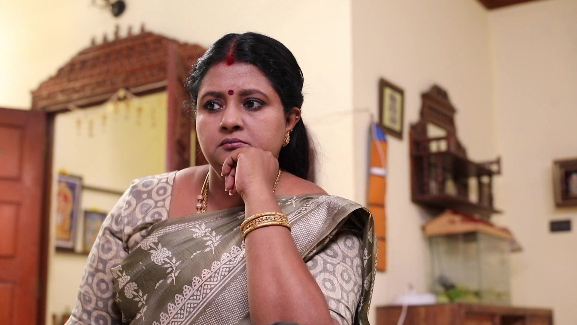 Watch Siragadikka Aasai Episode 323 on JioHotstar