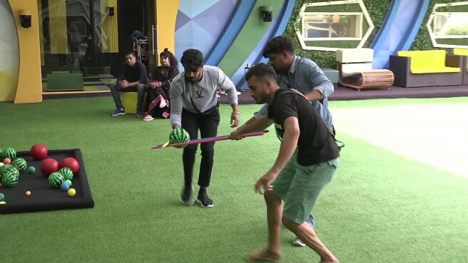 The game of sticks and balls - JioHotstar