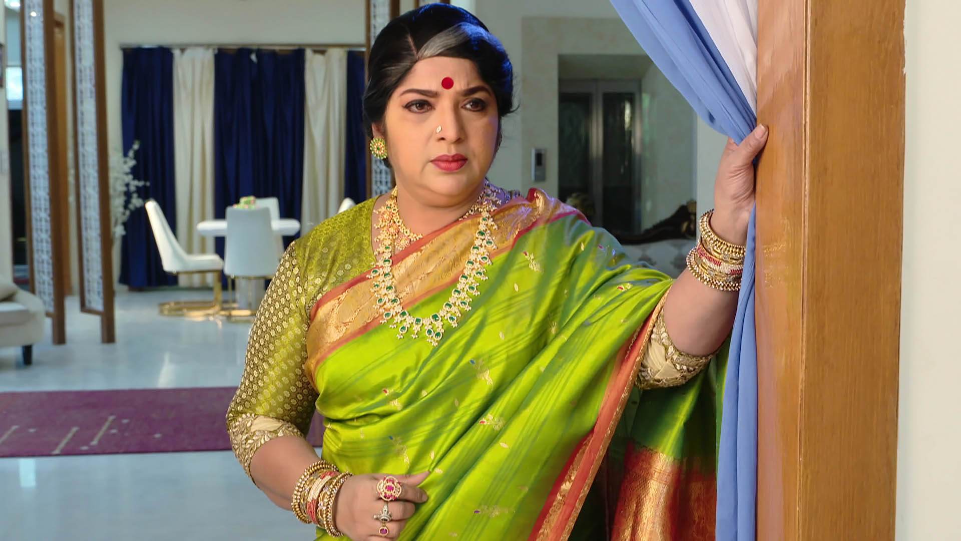 Watch Bangarada Panjara S1 Episode 93 on Disney+ Hotstar