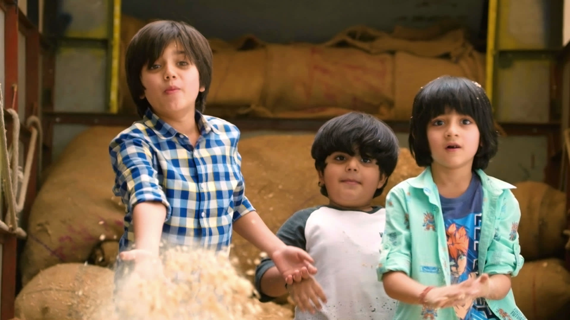 Watch Pandya Store S1 Episode 674 on JioHotstar