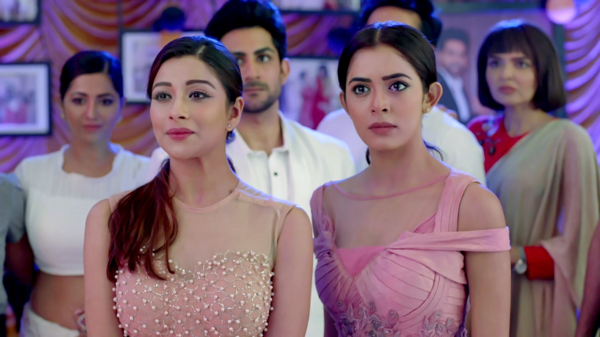 Watch Divya, Drishti Face a Challenge Online