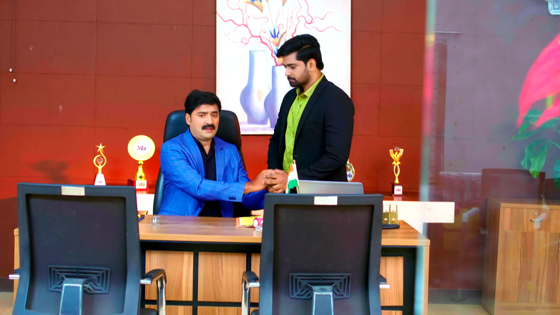 Watch Intiki Deepam Illalu S1 Episode 307 on JioHotstar