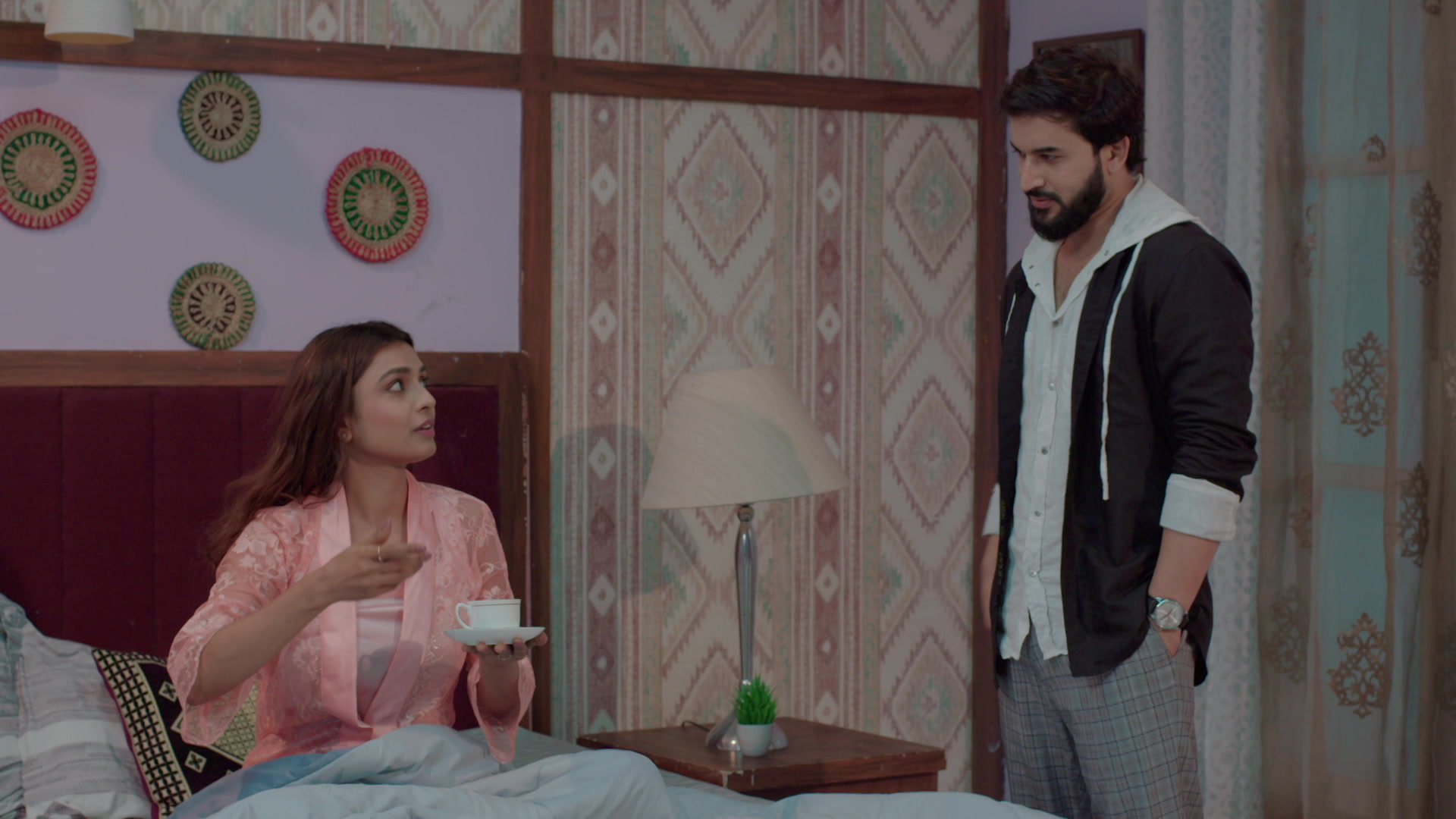 Watch Man Dhaga Dhaga Jodte Nava Episode 373 on JioHotstar