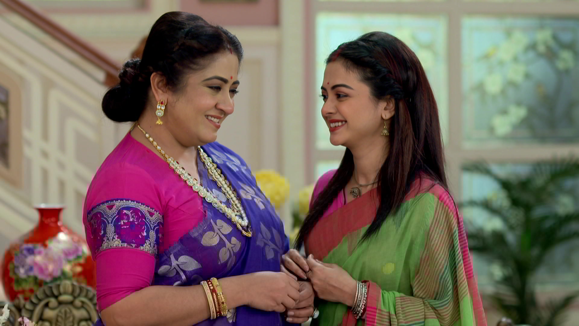 Watch Gaatchora Episode 438 on JioHotstar