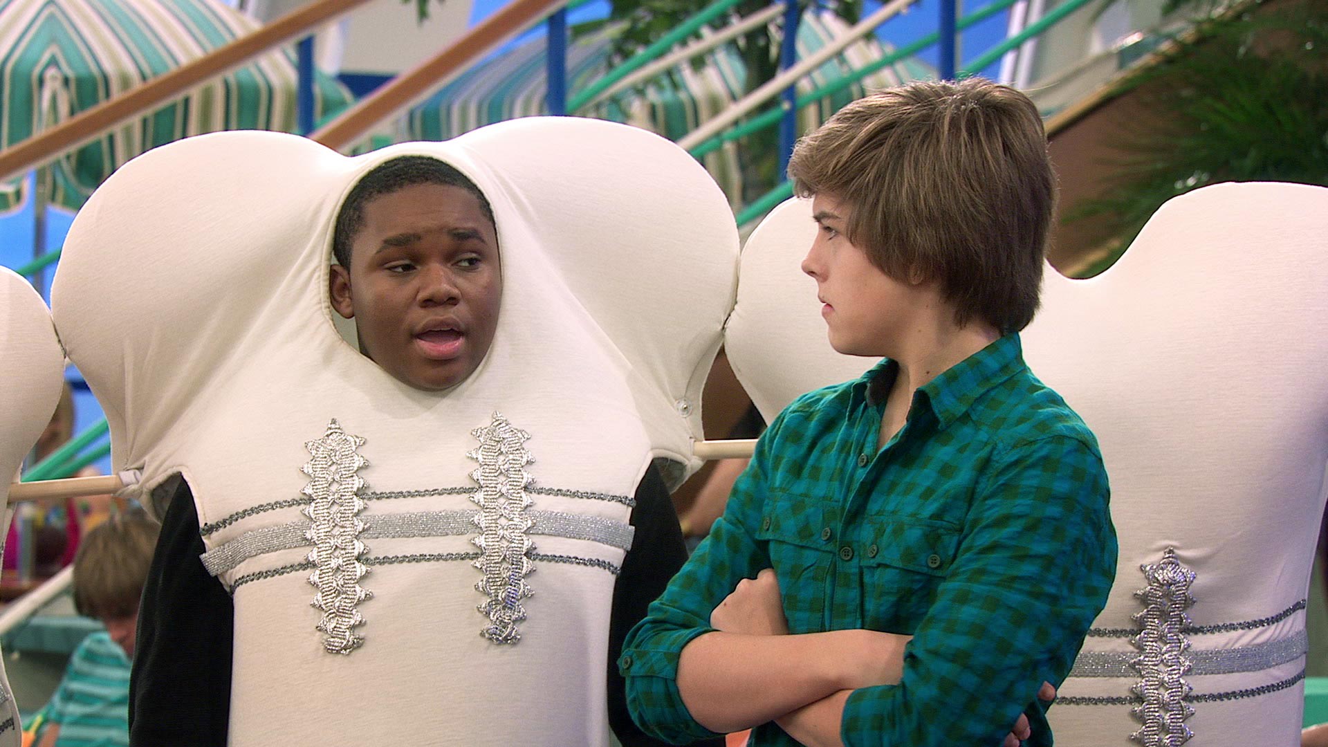 Watch the-suite-life-on-deck All Episodes | Watcho