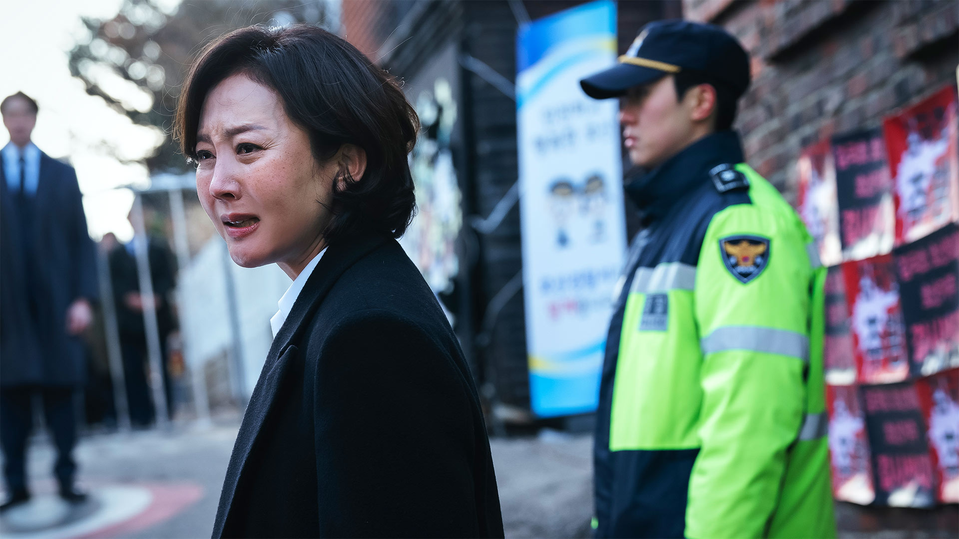 รับชม Exit Strategy ซีซัน 1 ตอน 4 – Exit Strategy บน Disney+ Hotstar