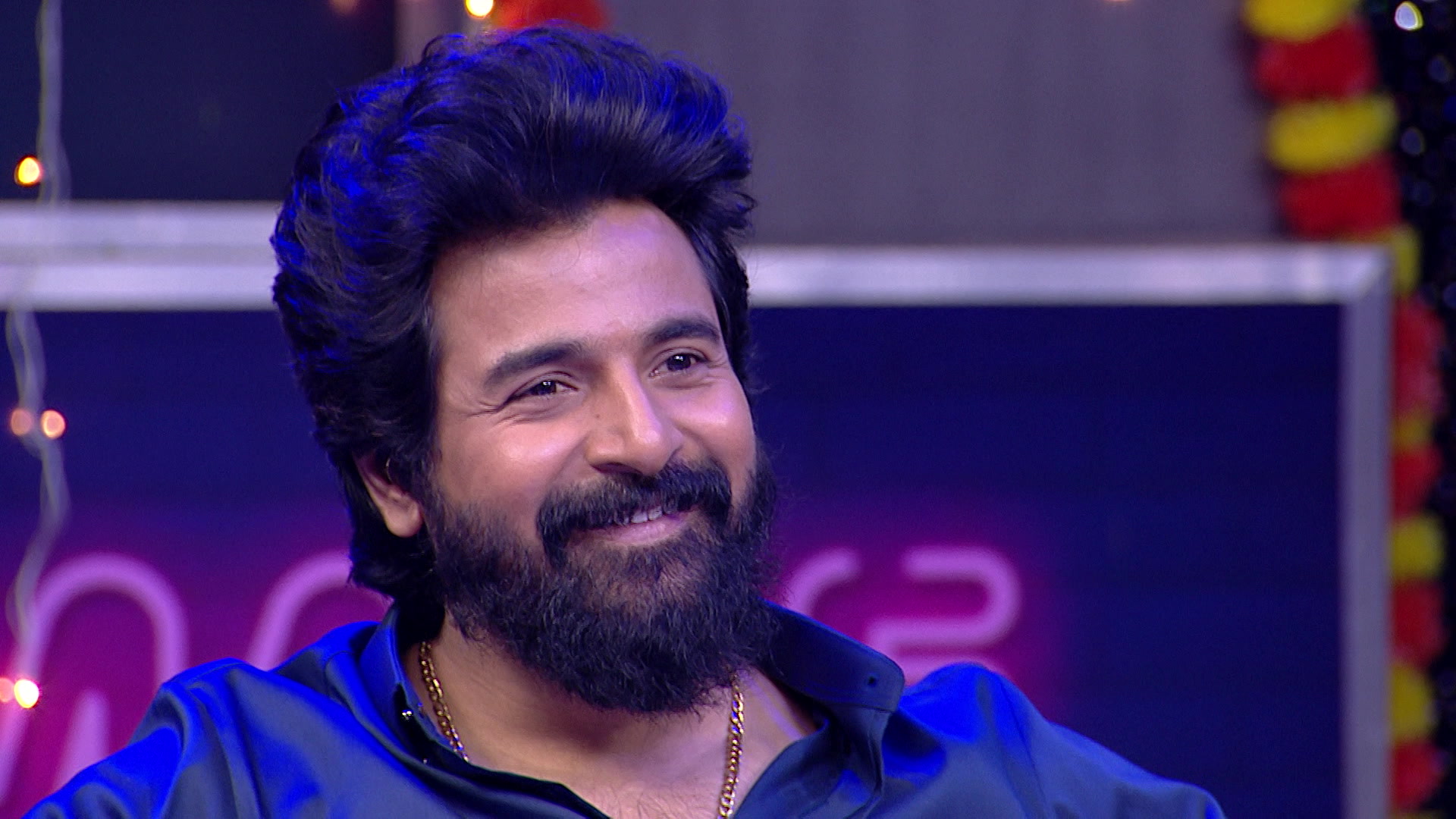 Watch Vijay Deepavali Specials S10 Episode 1 on JioHotstar
