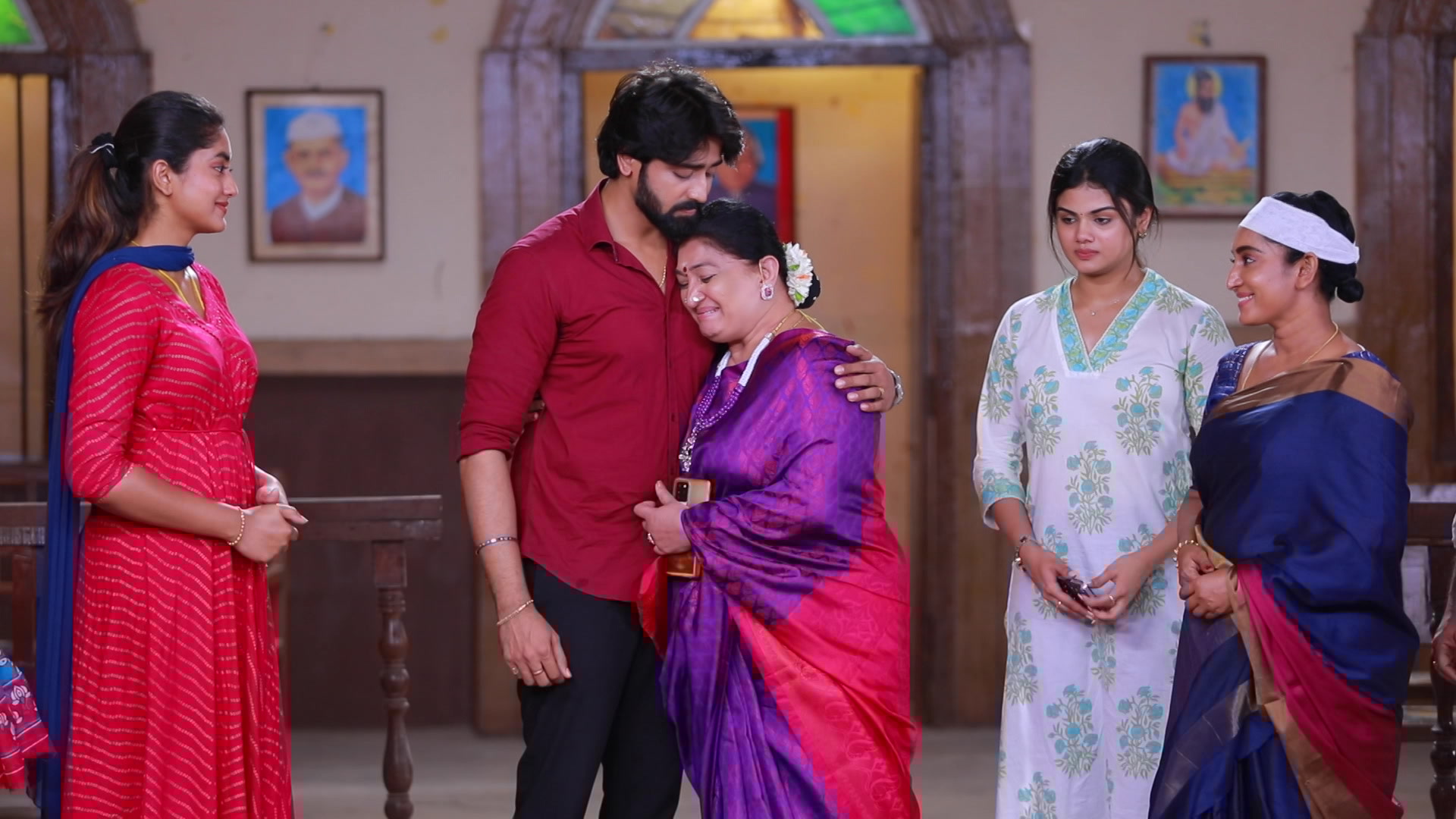 Watch Kaatrukkenna Veli Episode 809 on JioHotstar