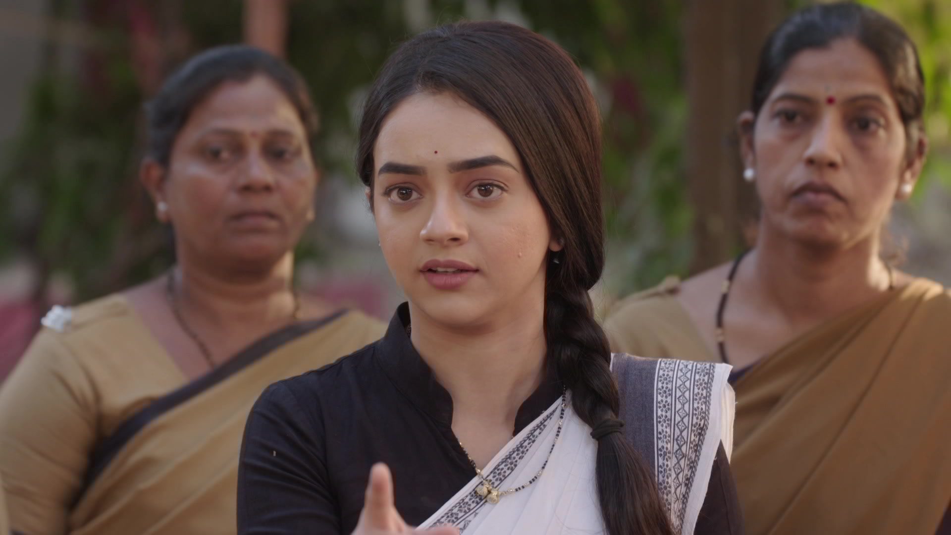 Watch Aboli Episode 1020 on JioHotstar