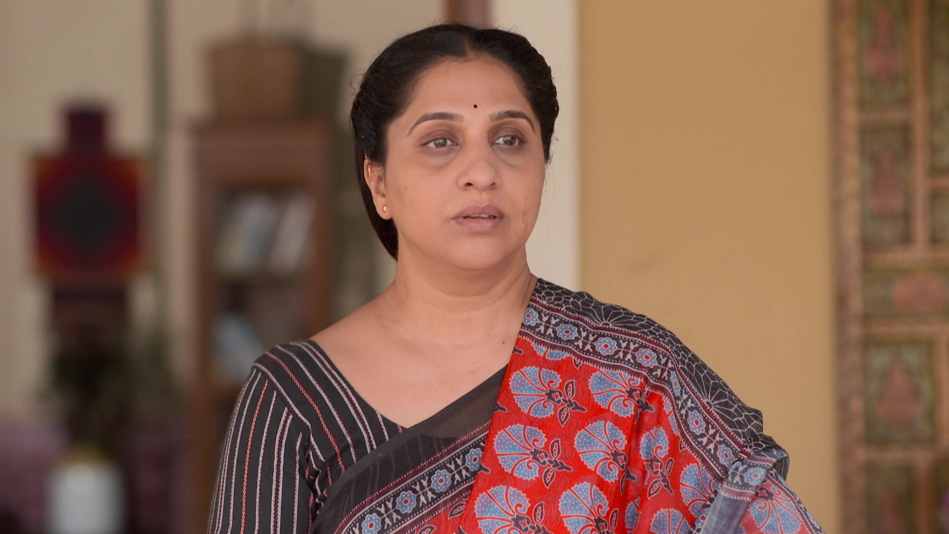 Watch Aai Kuthe Kaay Karte Episode 1282 on JioHotstar