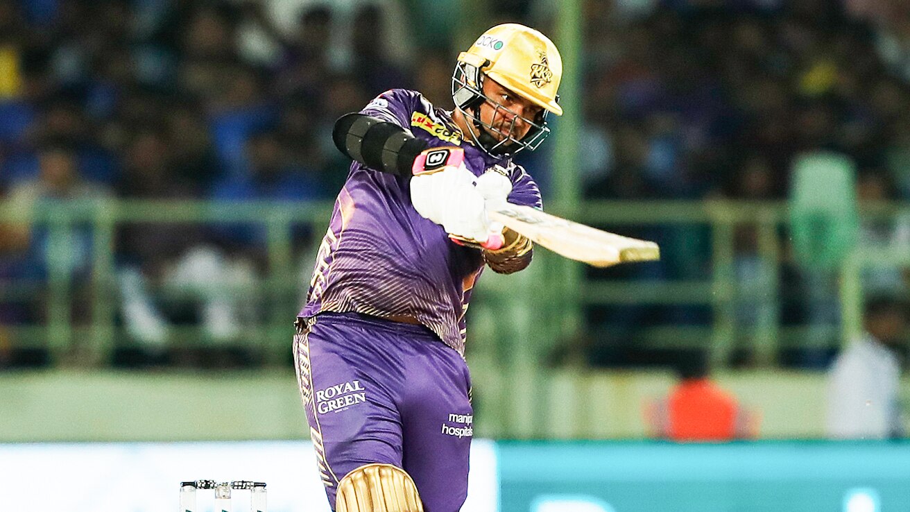 DC vs KKR - Narine's 85 vs DC