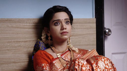 Watch Ghadge and Suun S1 Episode 25 on JioHotstar