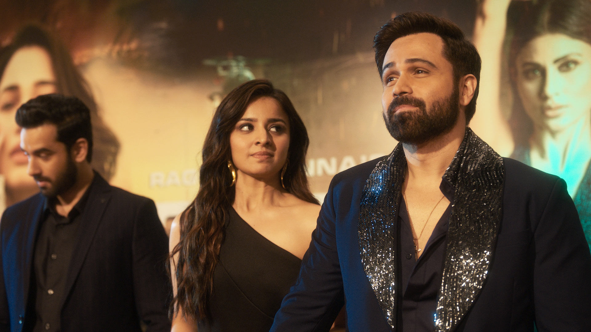 Watch Showtime S1 Episode 4 on Disney+ Jordan | Hindi Tamil Malayalam Telugu Kannada Marathi ...