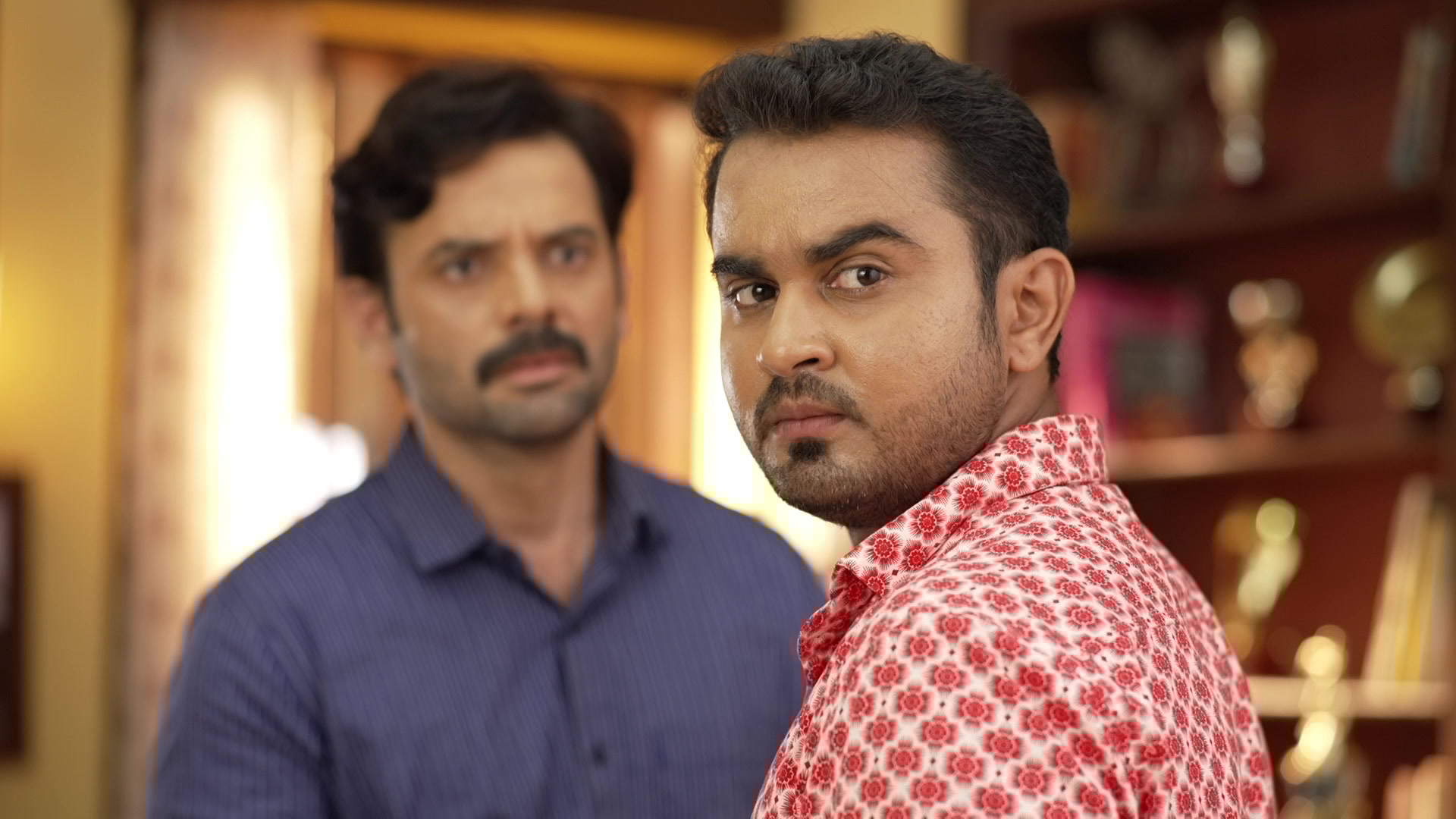 Watch Man Dhaga Dhaga Jodte Nava Episode 26 on JioHotstar