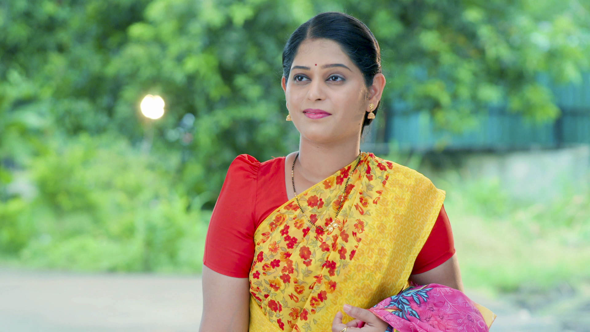 Watch Halad Rusali, Kunku Hasalaa S1 Episode 15 on JioHotstar