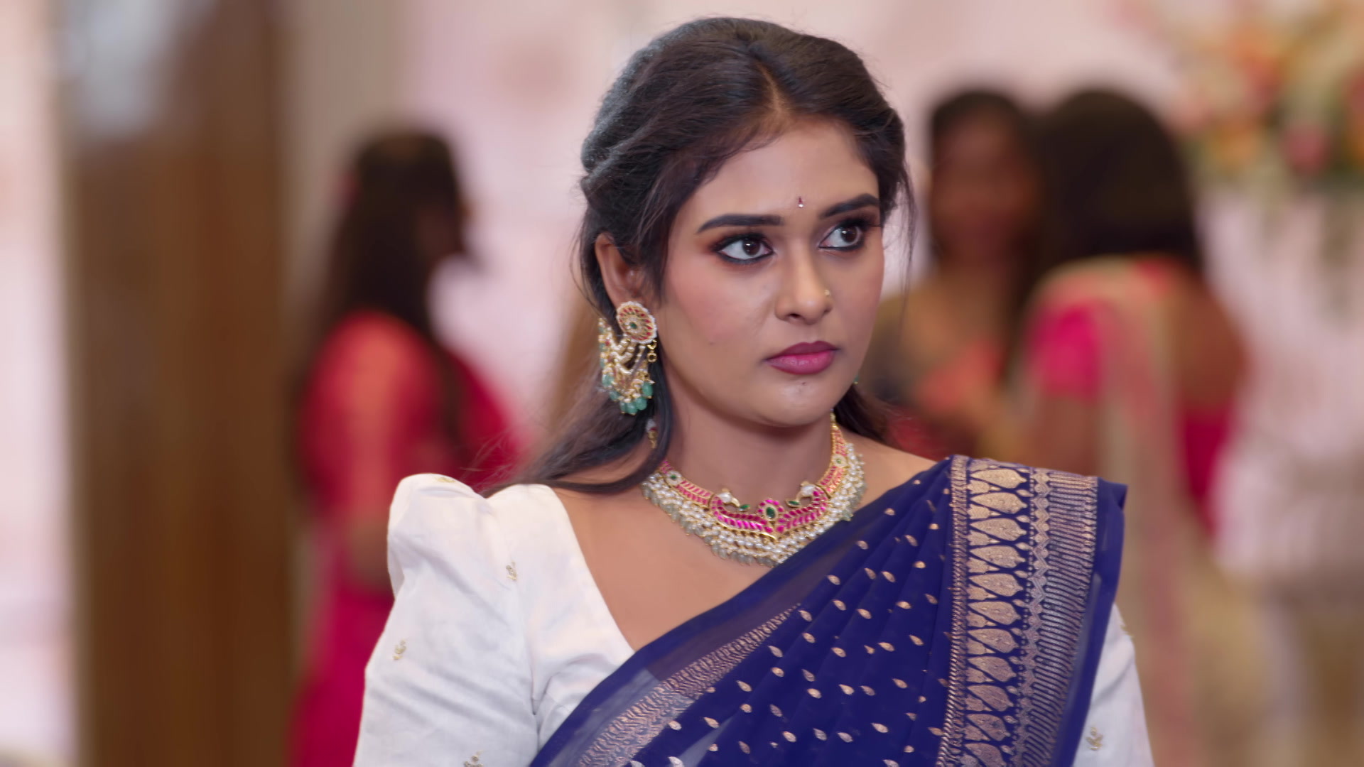 Watch Sharade S1 Episode 264 on JioHotstar