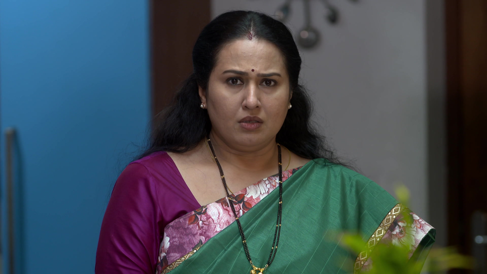 Watch Daya S1 Episode 332 on JioHotstar