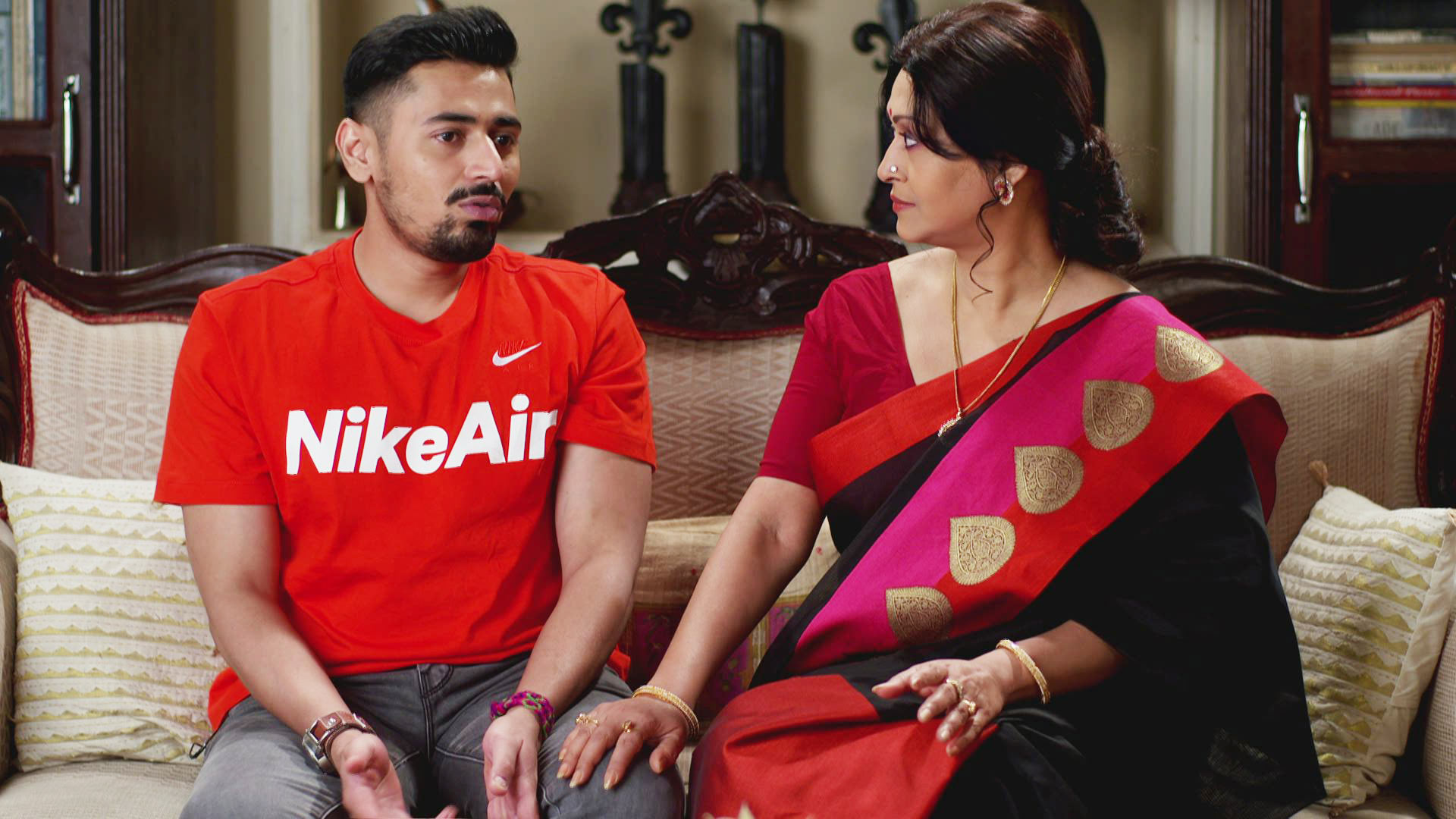 Watch Sreemoyee S1 Episode 633 on JioHotstar